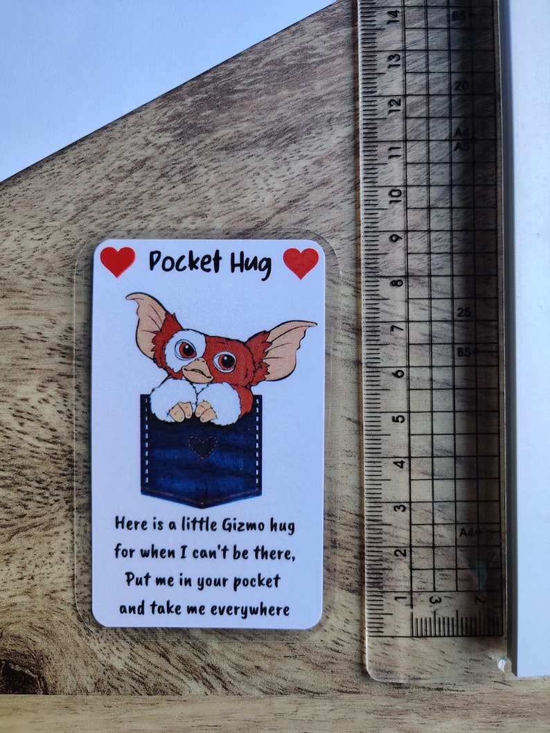 Gizmo Pocket Hug: Gremlins Film Fan. Thinking of You Keepsake Gift ...