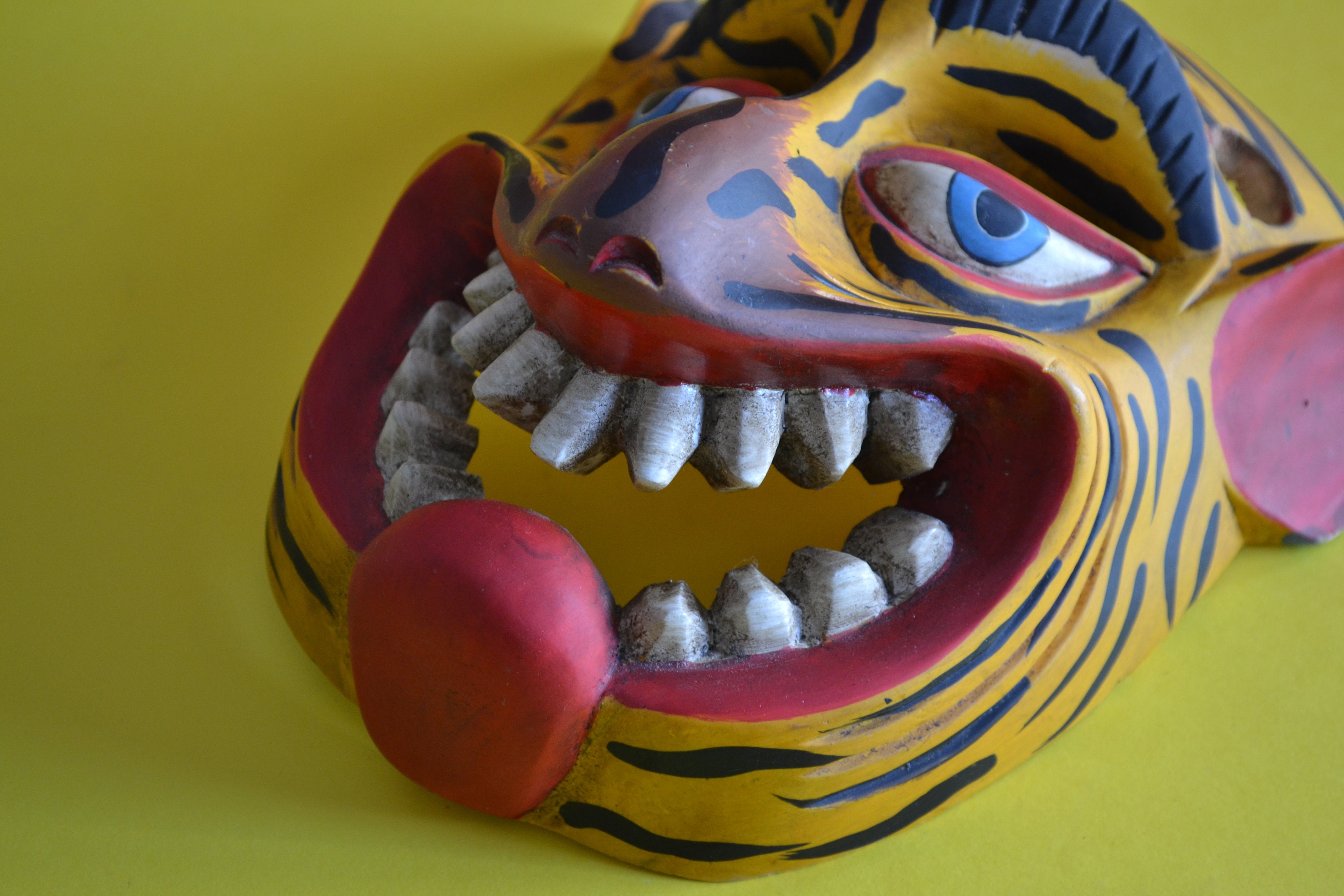 Hand-carved Wood Carving Mask Hand-painted in Avocado Tree Wood Art ...