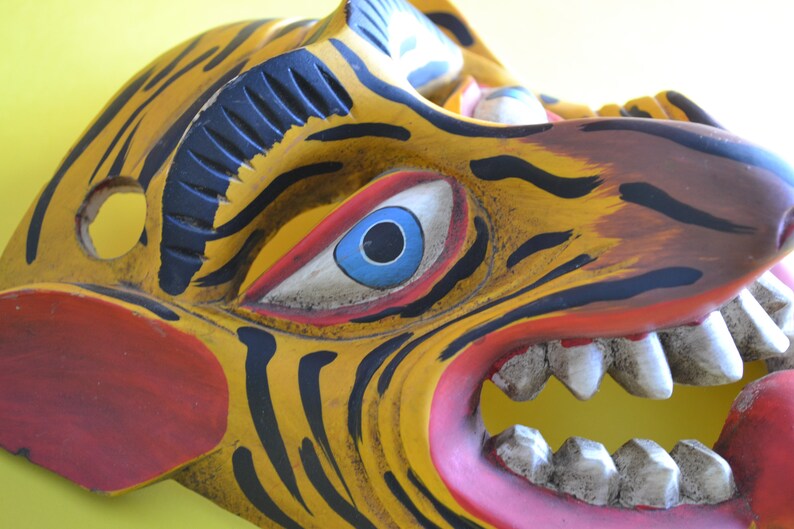 Hand-carved Wood Carving Mask Hand-painted in Avocado Tree Wood Art ...