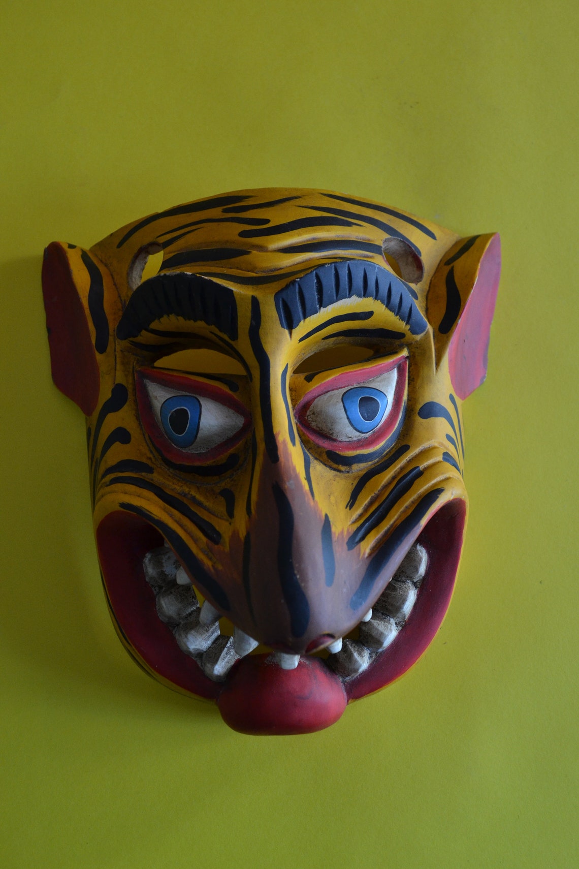 Hand-carved Wood Carving Mask Hand-painted in Avocado Tree Wood Art ...
