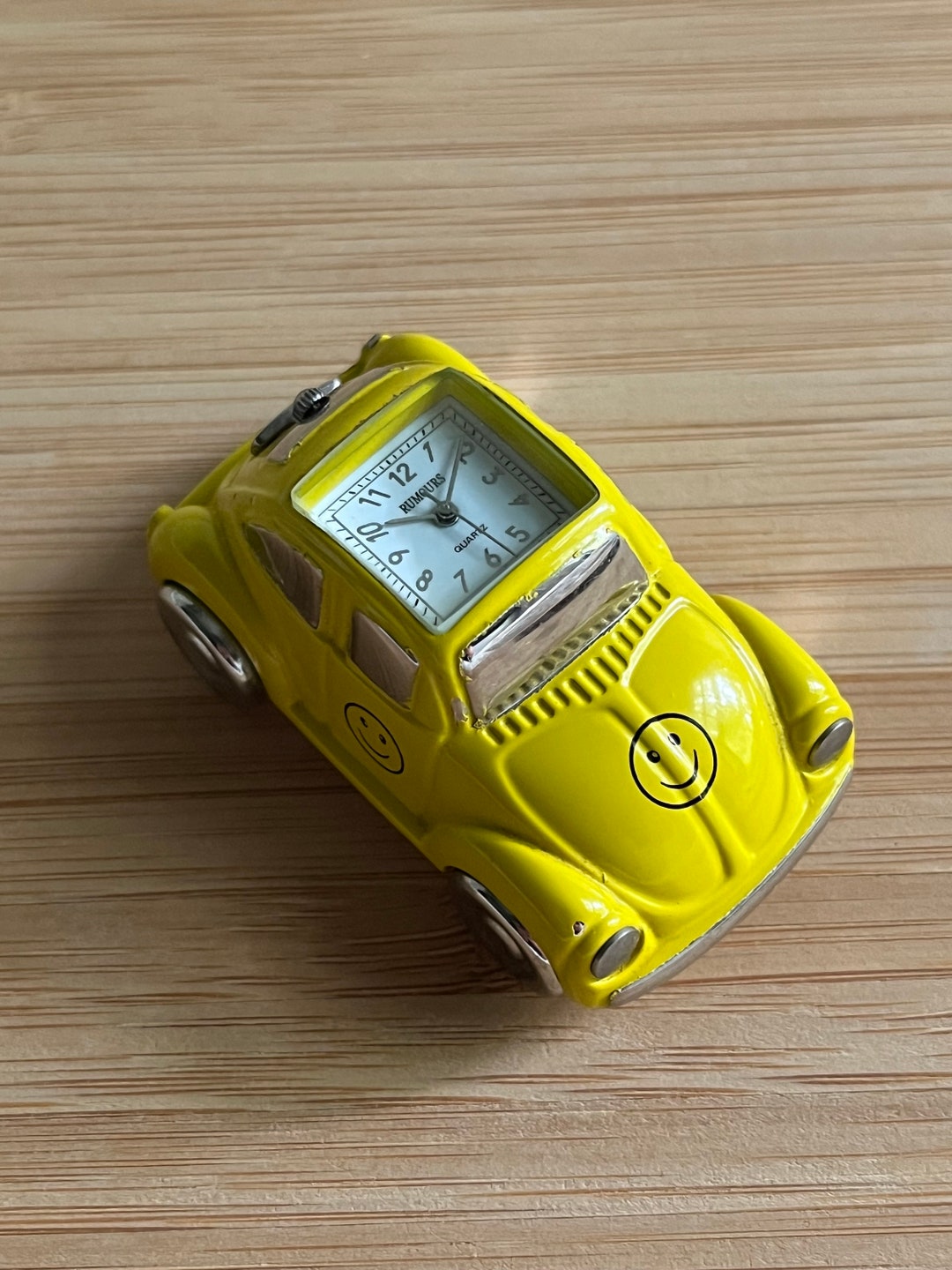 RARE Rumours Volkswagen VW Smiley Beetle Bug Clock Yellow Die Cast Car ...