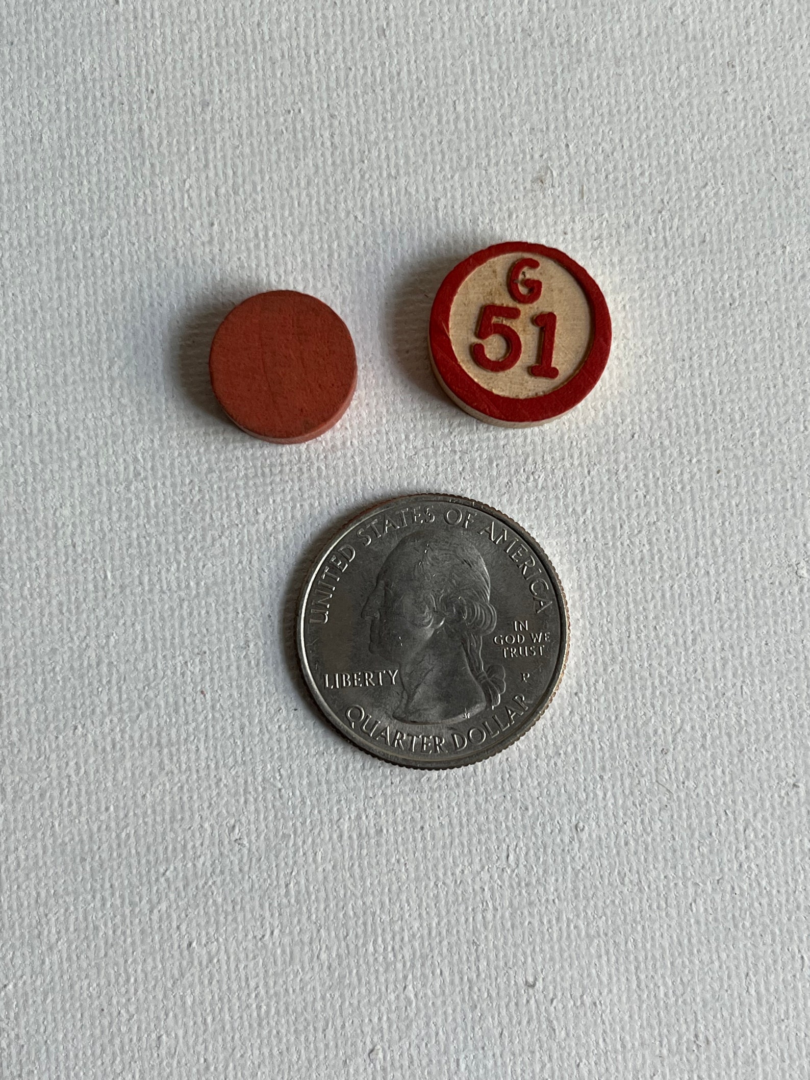 VTG MCM 24 Bingo Cards, 75 Wood Calling Numbers and 71 Red Solid ...