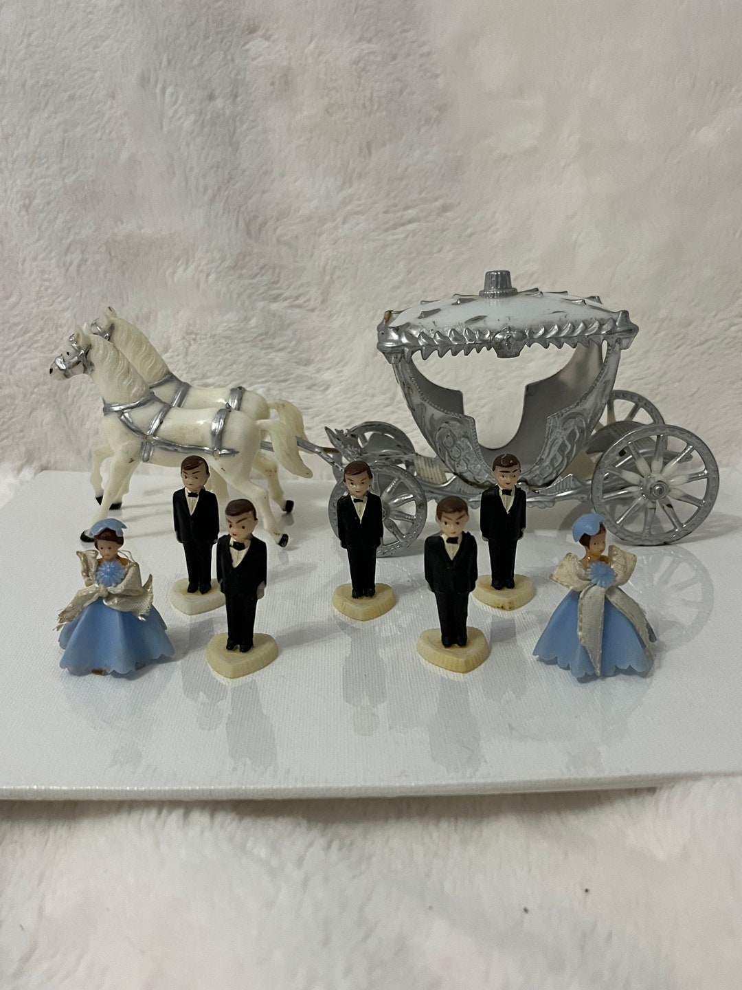 VTG MCM Wilton Chicago 43 Cinderella Coach Cake Topper & 2 Blue Women ...