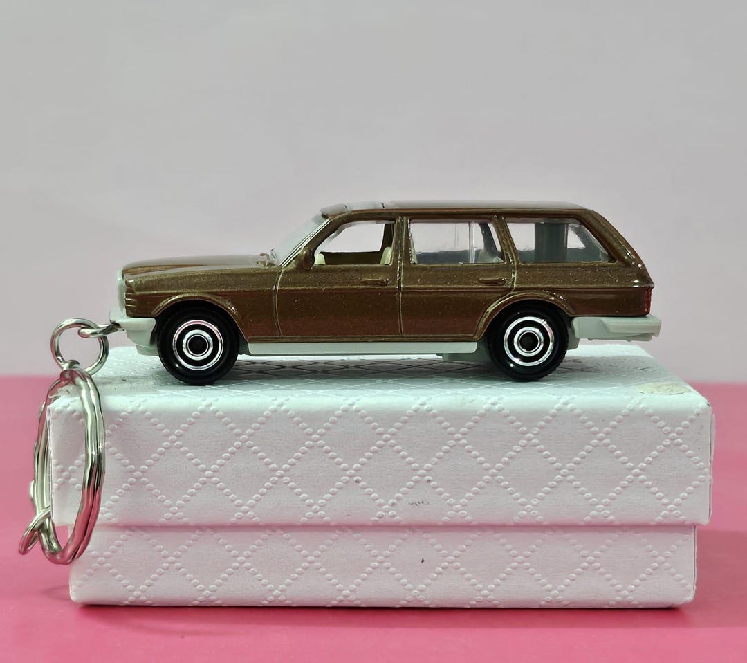 1980 Mercedes Benz W123 Keyring - Etsy