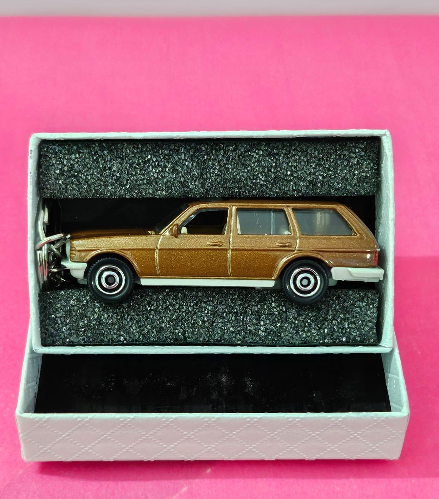 1980 Mercedes Benz W123 Keyring - Etsy
