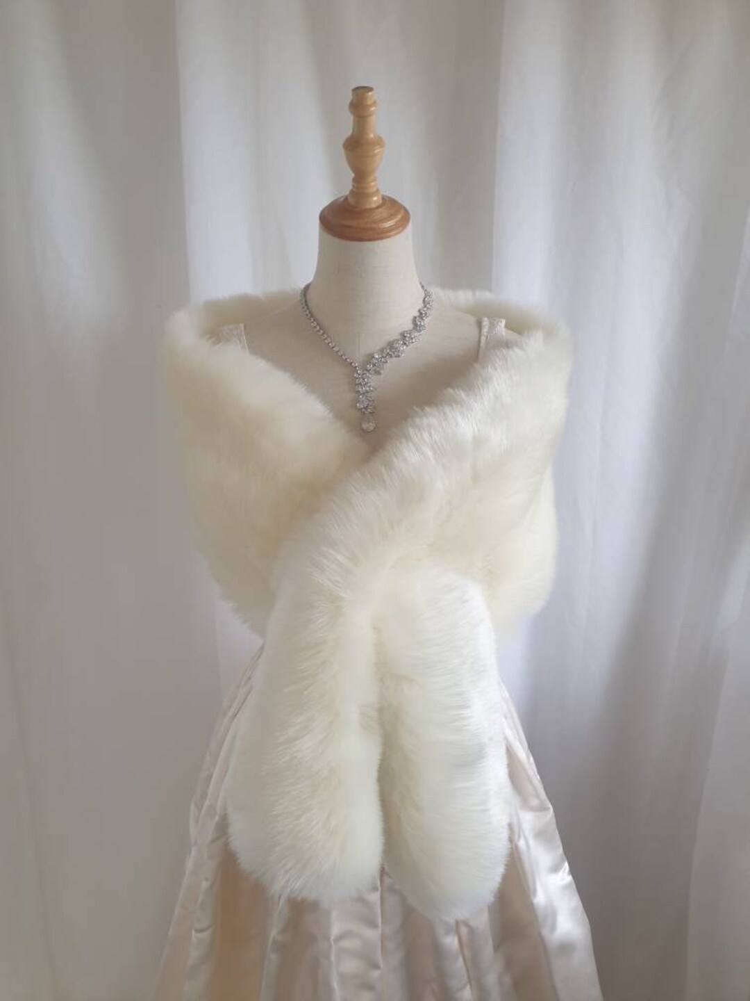 MEDIUM White Faux Fur Bridal Wrap for Wedding or Formal Event - Etsy