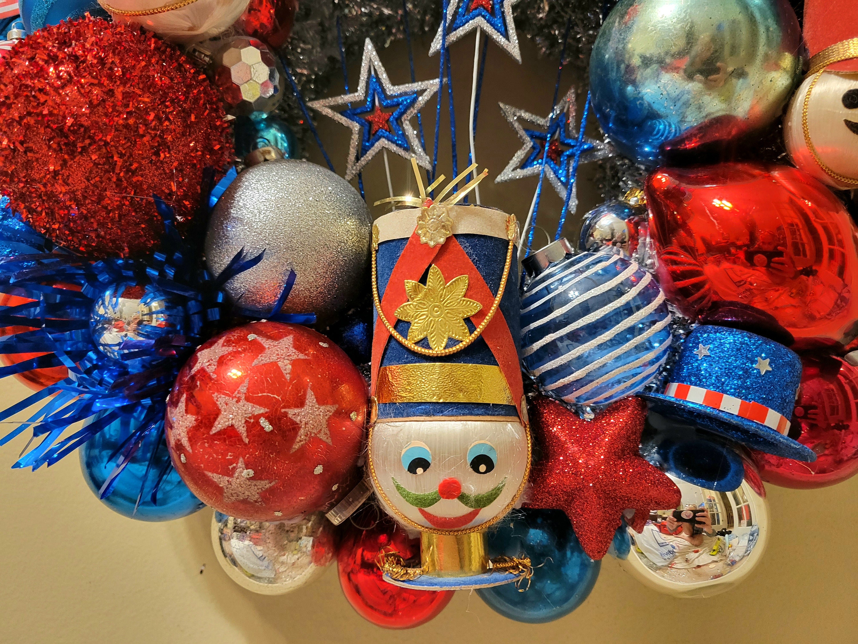 PATRIOTIC EXAMPLE Patriotic Vintage Glass Ornament Wreath for Memorial ...