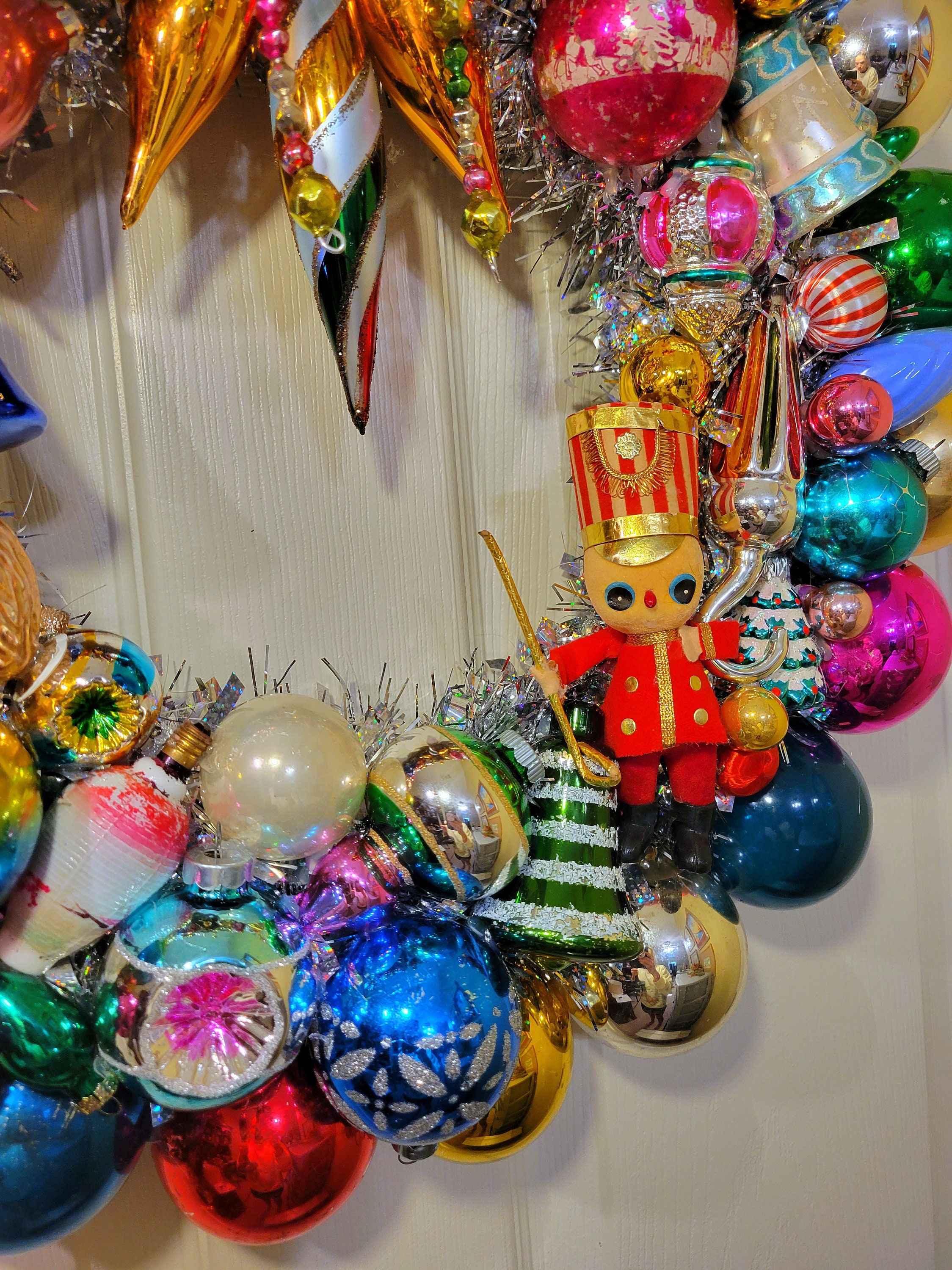 CHRISTMAS EXAMPLE Vintage Glass Ornament Christmas Door Wreath Pixie ...