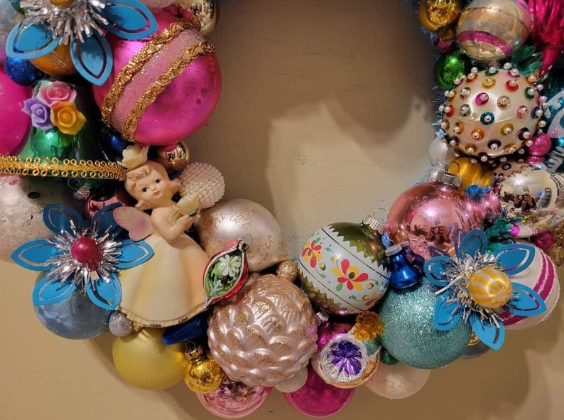 SPRING EXAMPLE Vintage Glass Ornament Kitschy MCM Spring Easter Wreath ...