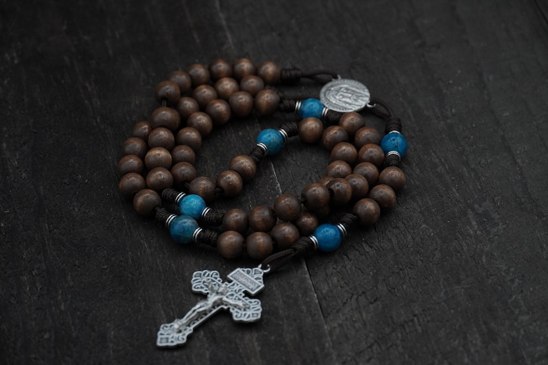 Holy Face of Jesus Rosary - Catholic Gift - Etsy