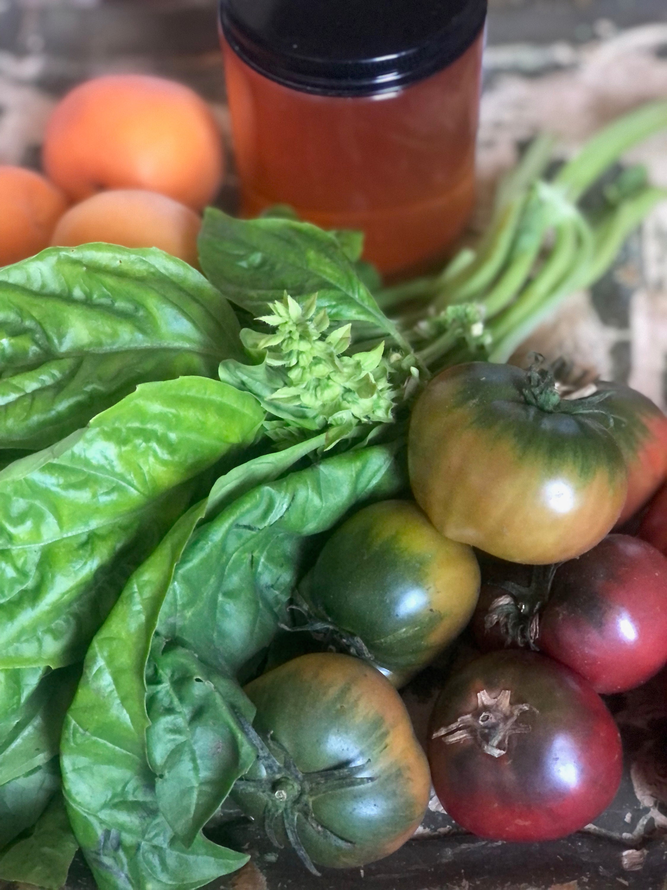 Farmers Market Natural Tomato Leaf Perfume in a Roll On. Natural Scents ...