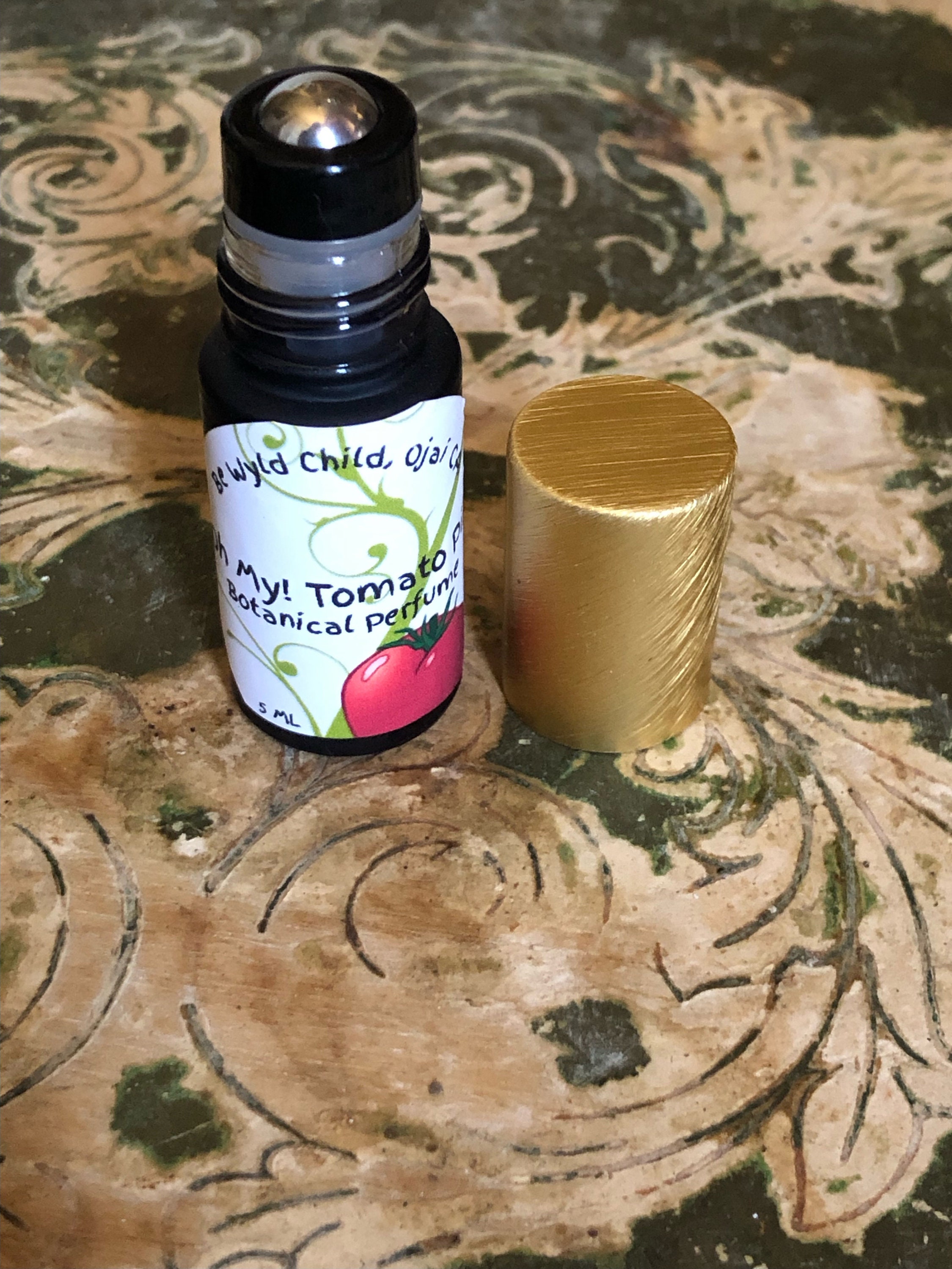 Farmers Market Natural Tomato Leaf Perfume in a Roll On. Natural Scents ...