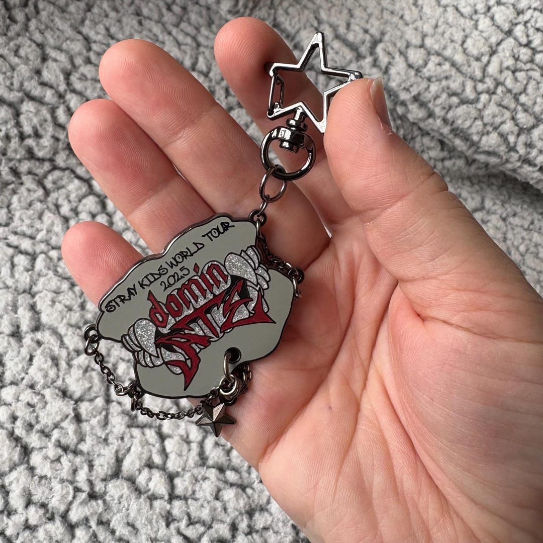 Stray Kids SKZ Dominate 2025 World Tour Enamel Keychain - Etsy
