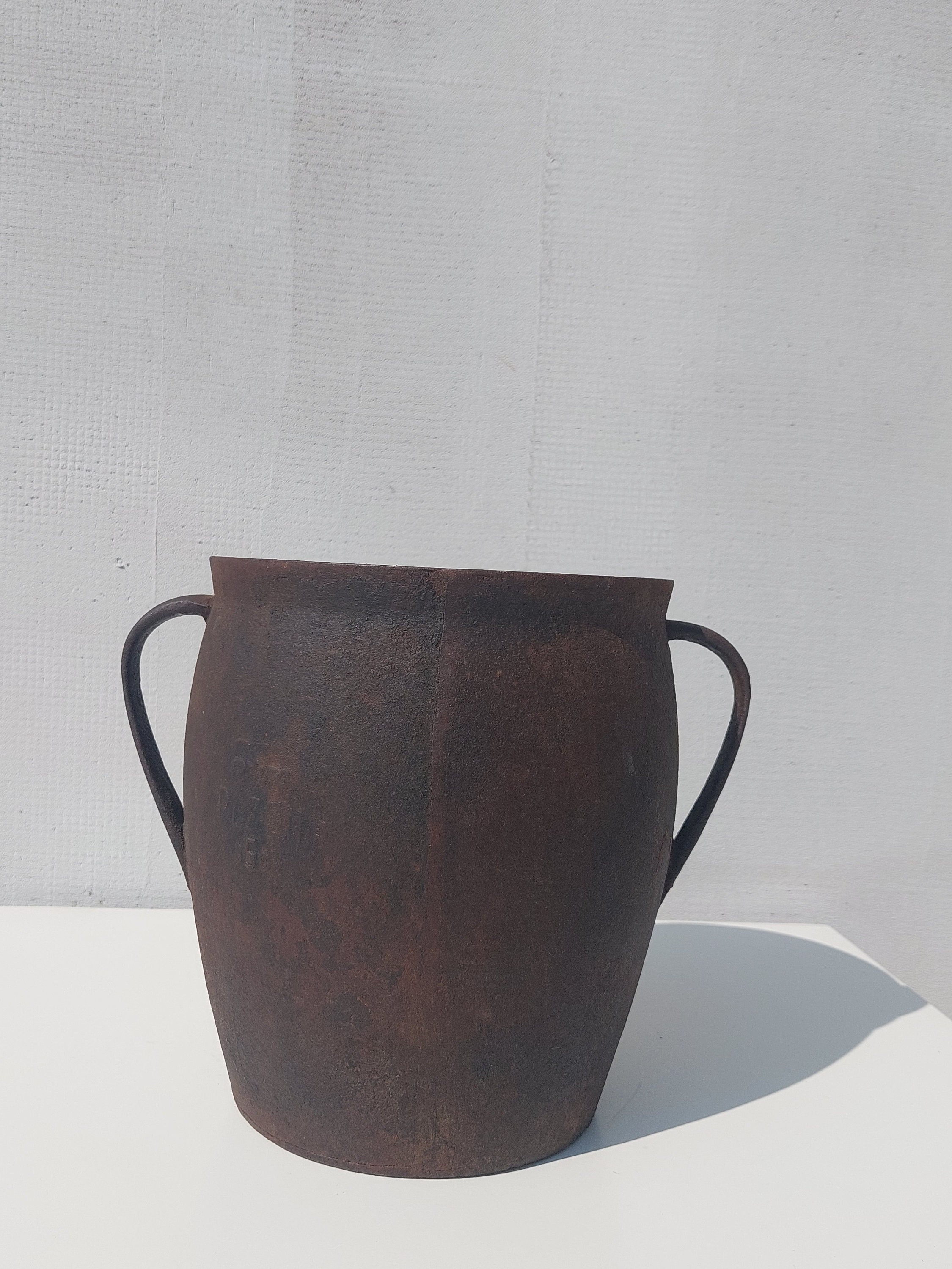 Antique Cast Iron Pot With Handle /antique Cast Iron Pot /antique Iron ...