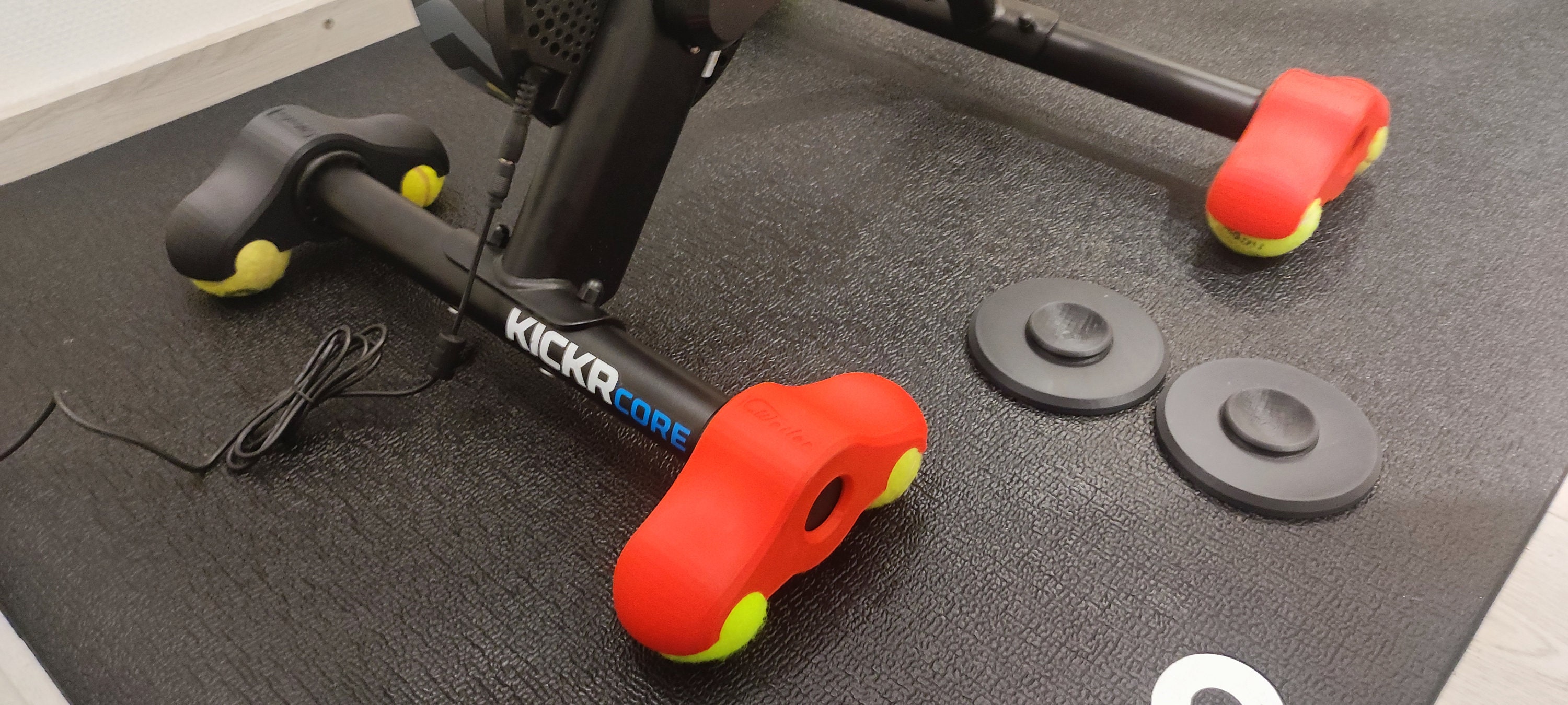 WAHOO Kickr Corerocker Feet Adapter: Indoor Cycling Trainer Stabilizers ...