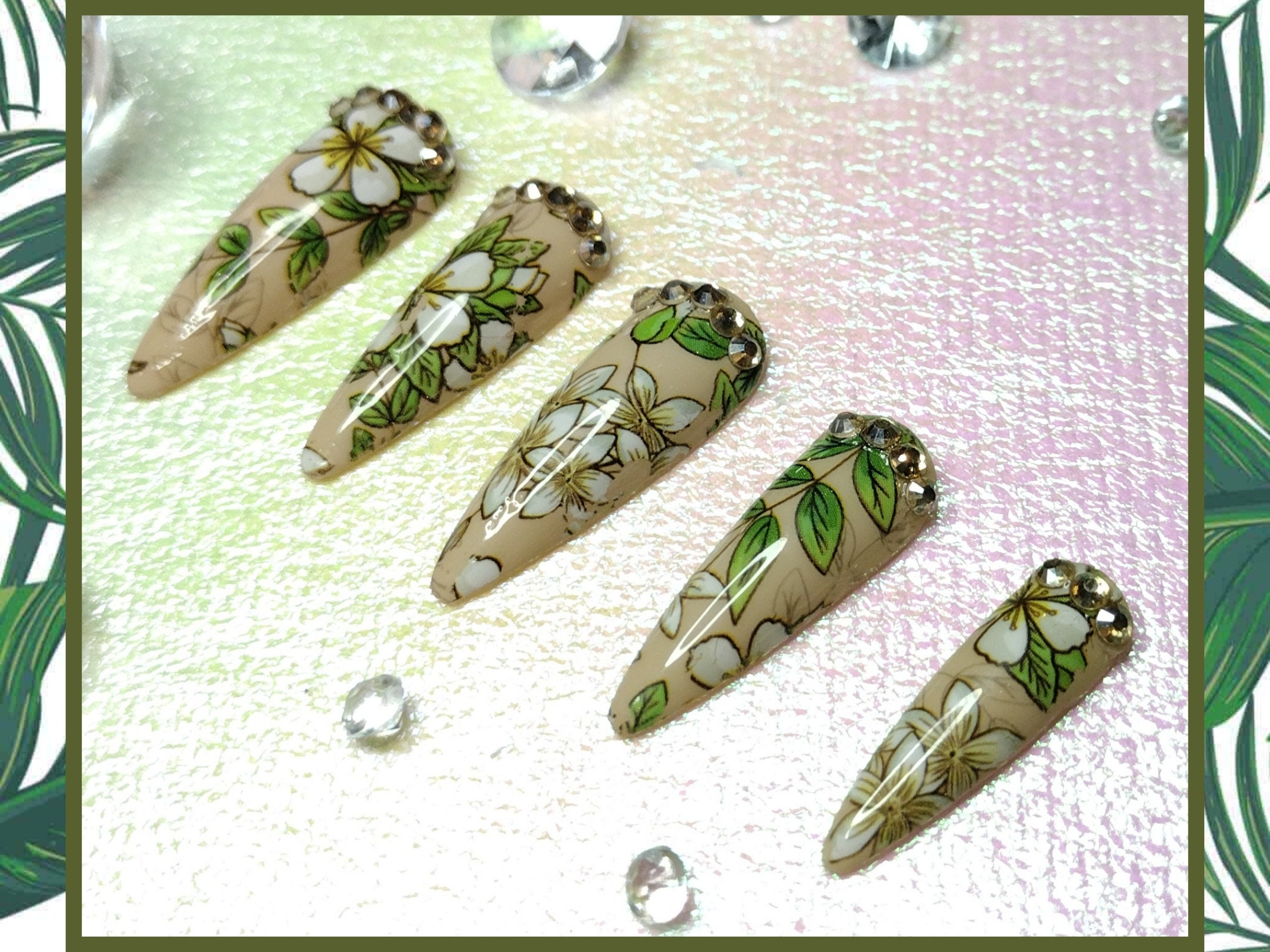 White Flowerpress on Nails - Etsy