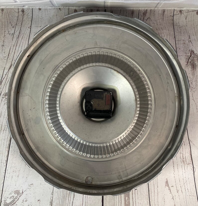 Vintage Hubcap Clock - Etsy