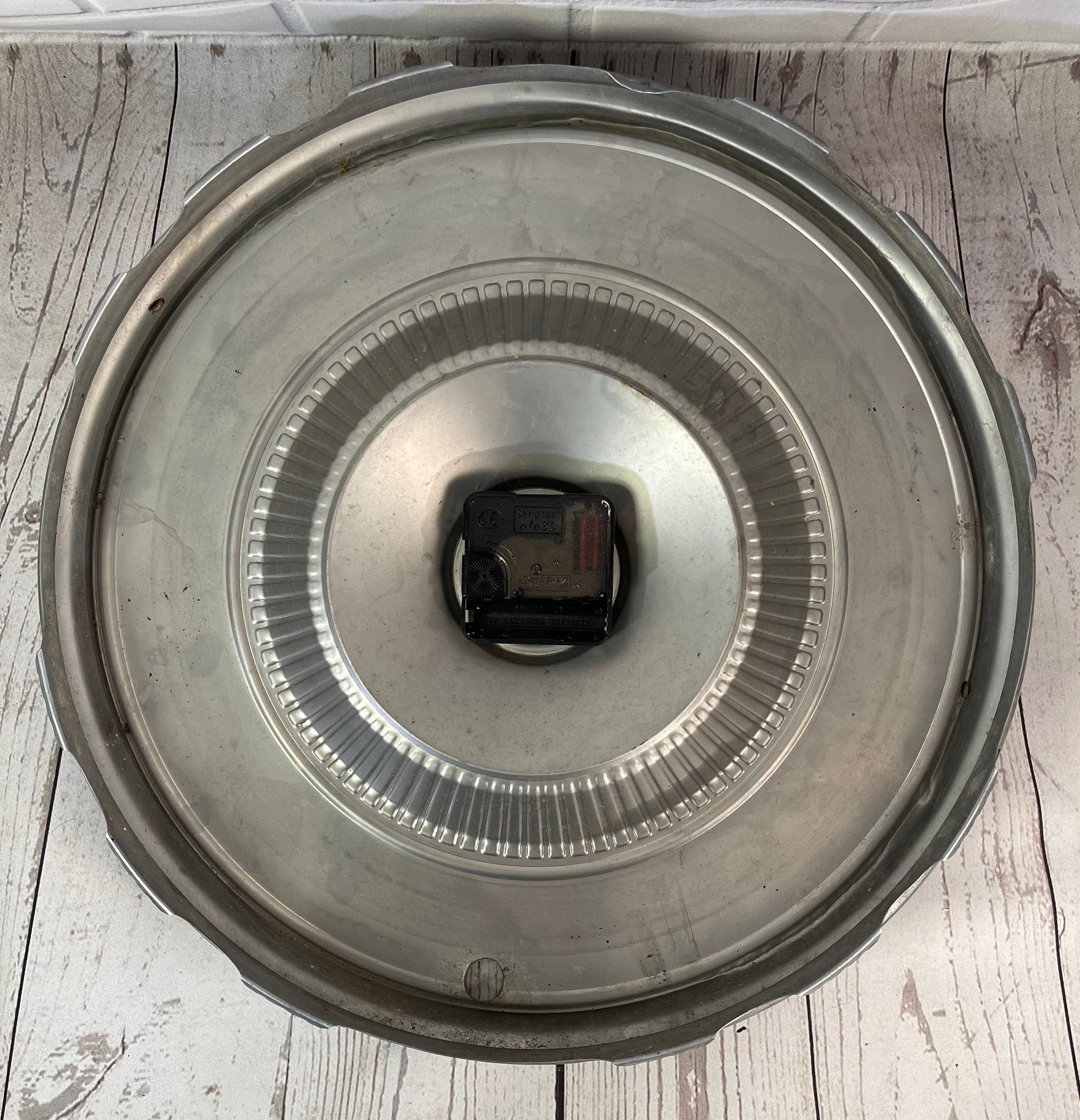 Vintage Hubcap Clock - Etsy