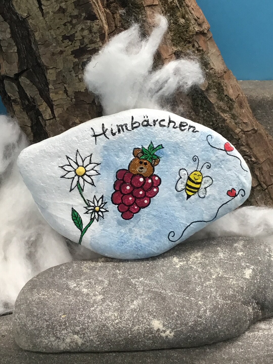 Der Frühling ist da. Das "Himbärchen" mit Biene auf der Wiese ist da. Handgemalt und verewigt ...
