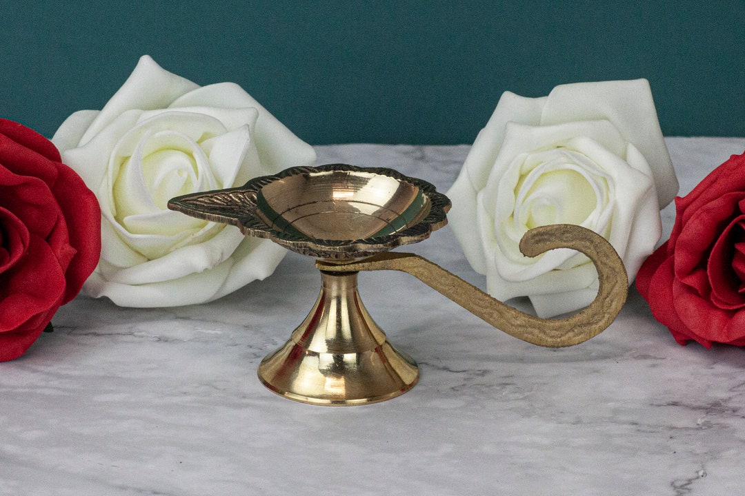 Brass Aarti Diya Deepak Oil Lamp Holder Curved Handle Decoration ...