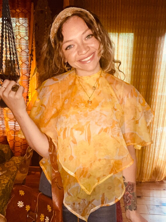 1970's GOLDEN FISHNET sheer mesh HEELS 70's 9.5 (D9) - Gem