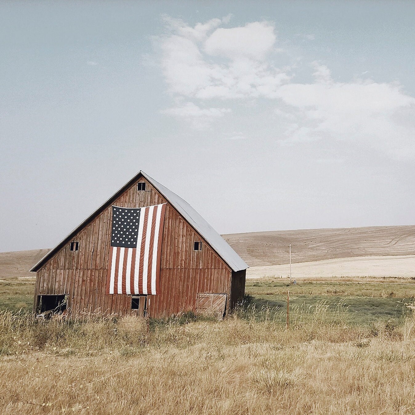 American Flag on Red Barn, American Heritage Print, Farm Scenery Photo ...