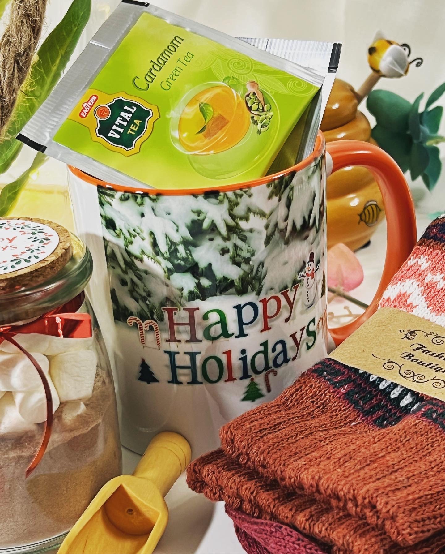 Happy Holidays Gift Box, Christmas Gift Box, Holidays Gift Box, Happy ...