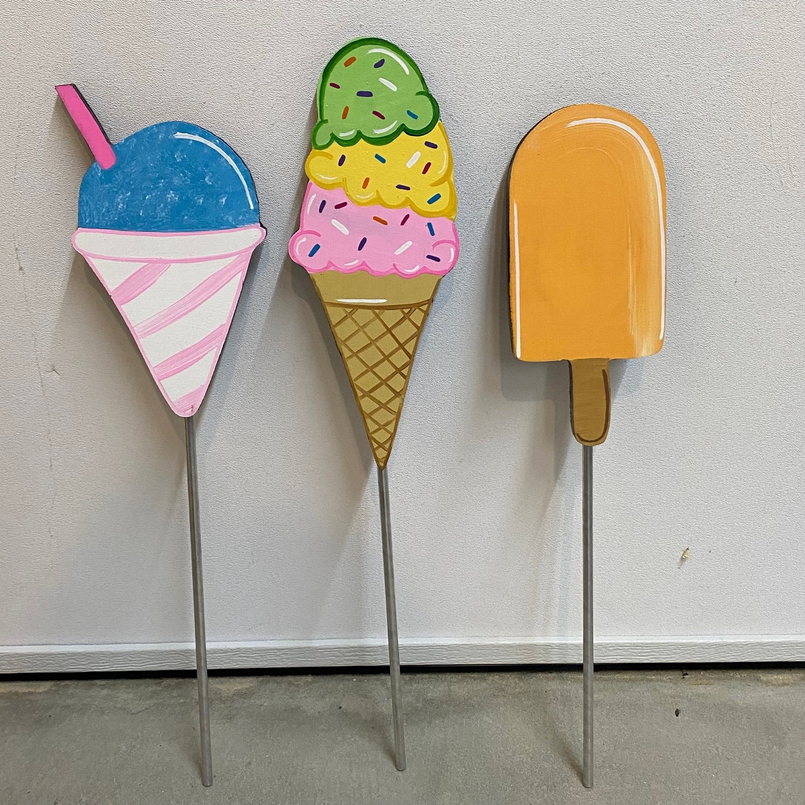 Summer Ice Cream Cone, Snow Cone & Ice Cream Bar Wood Outdoor Plant ...