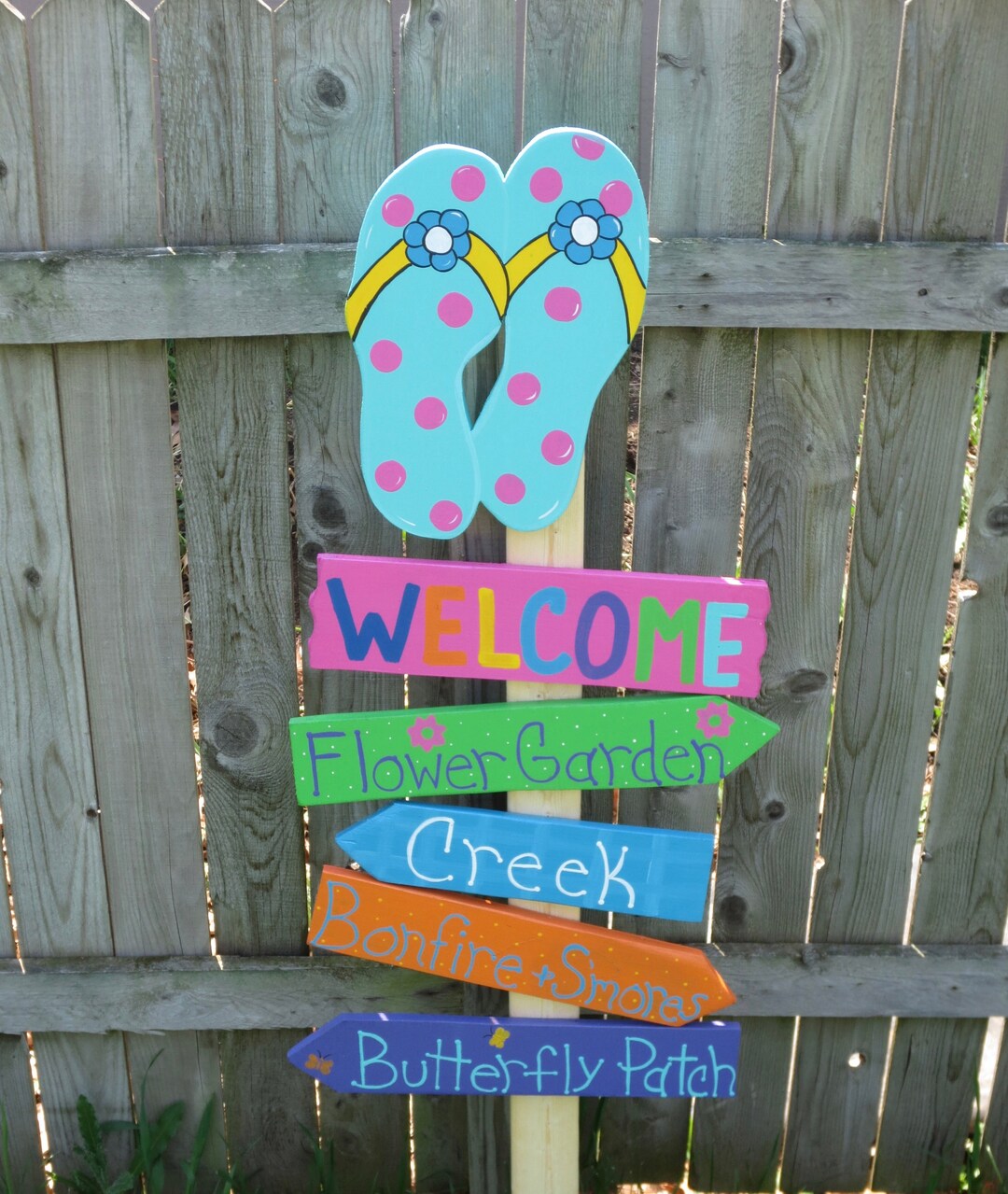 FLIP FLOP WELCOME Direction Sign, Wood Outdoor Yard Art, Sandal Arrow ...