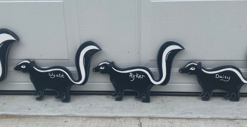 Skunk Family Wood Outdoor Yard Art Sign, Papa, Mama and Babies ...