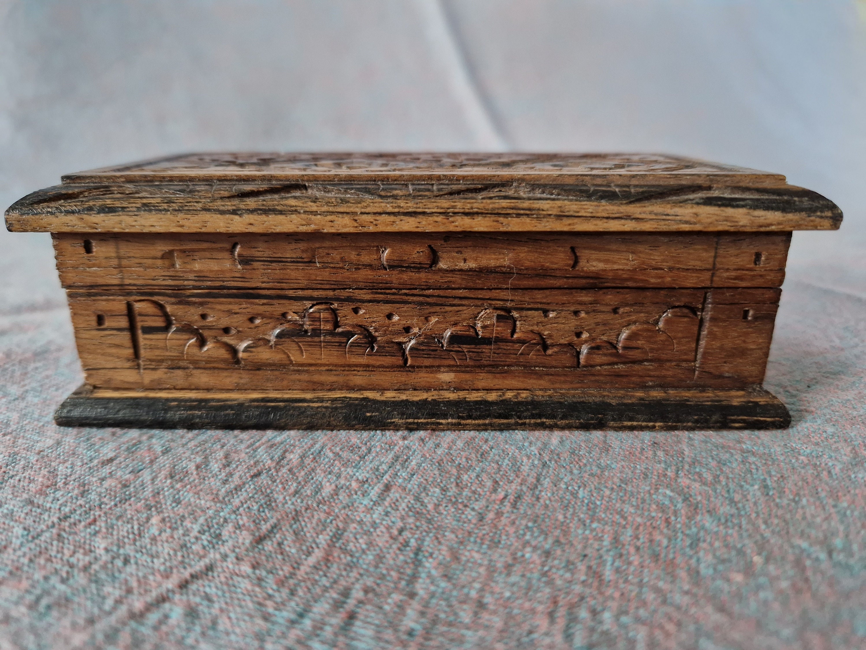 Hand-carved Wood Box Vintage Hand Carved Flower Design Wood - Etsy