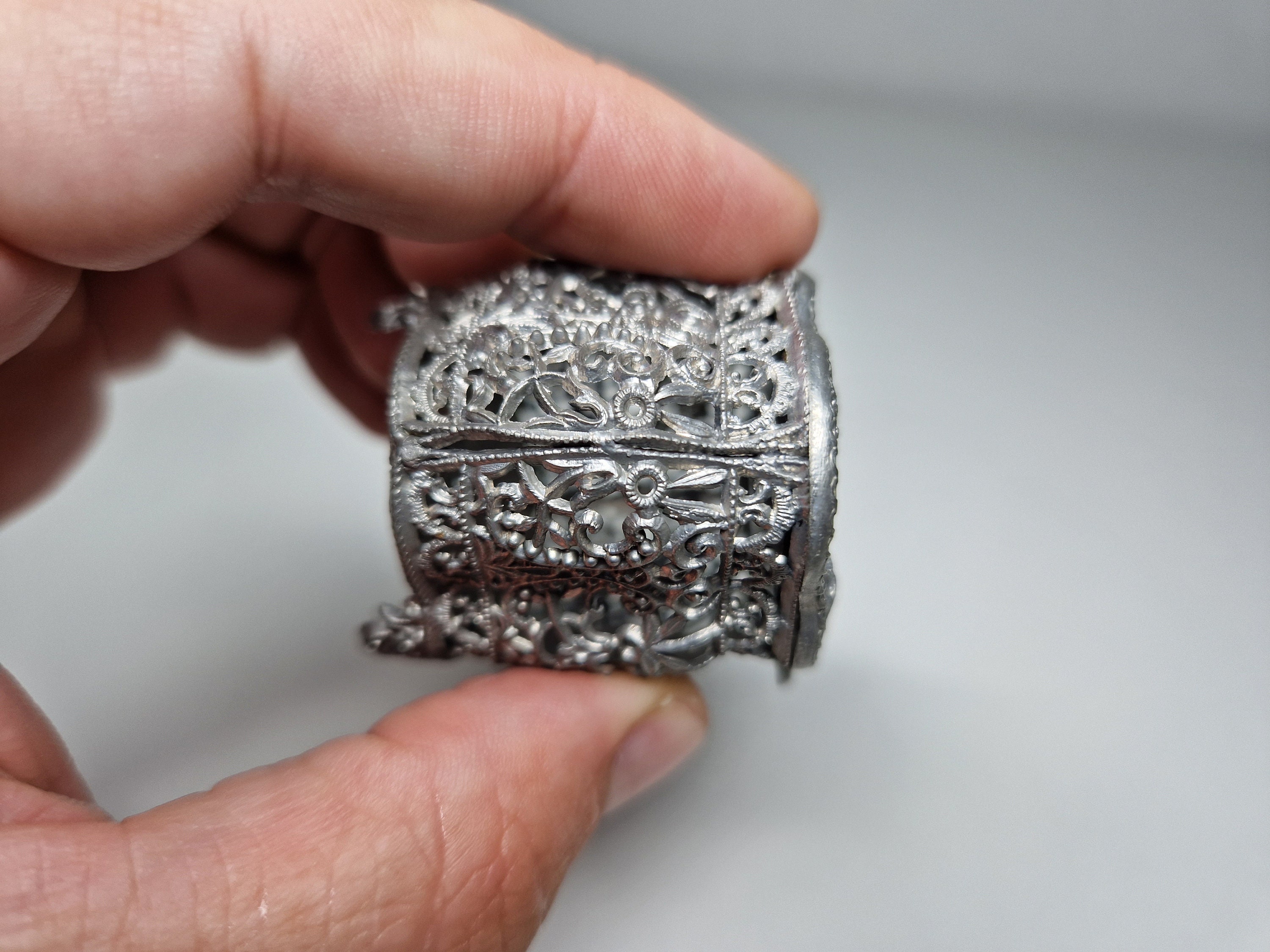 Small Filigree Box With Lid, Vintage Filigree Openwork, Soft Metal ...