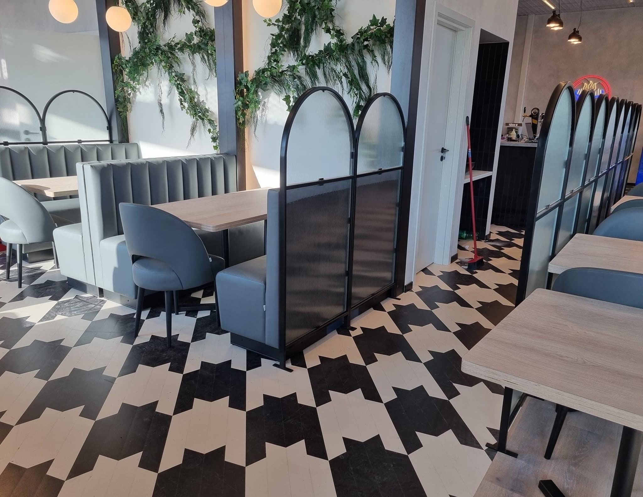 Bespoke Restaurant Furniture/ Booth Bench Seating/ Chesterfield Style ...