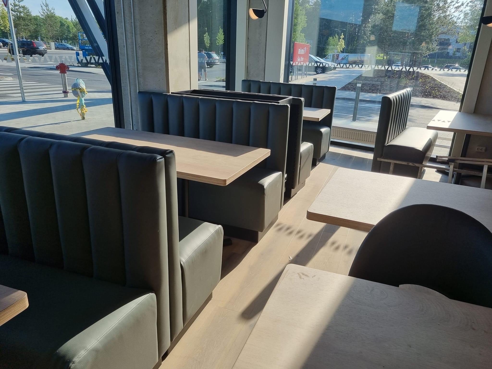 Bespoke Restaurant Furniture/ Booth Bench Seating/ Chesterfield Style ...