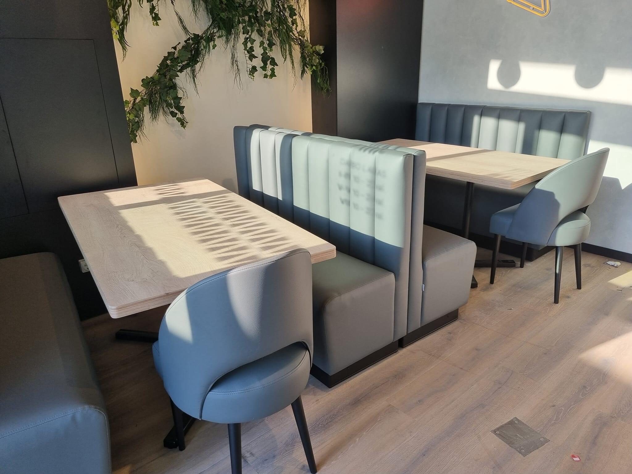 Bespoke Restaurant Furniture/ Booth Bench Seating/ Chesterfield Style ...