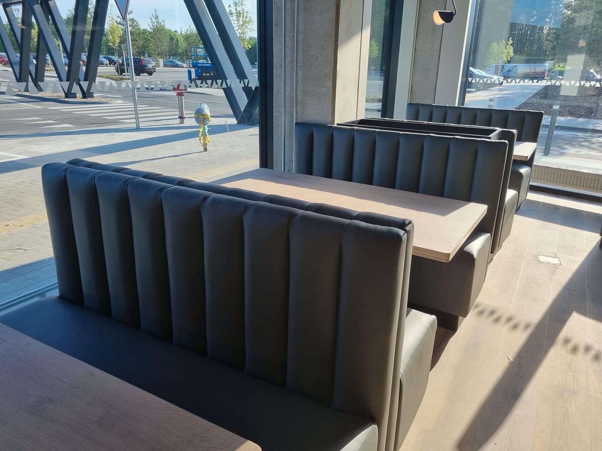 Bespoke Restaurant Furniture/ Booth Bench Seating/ Chesterfield Style ...