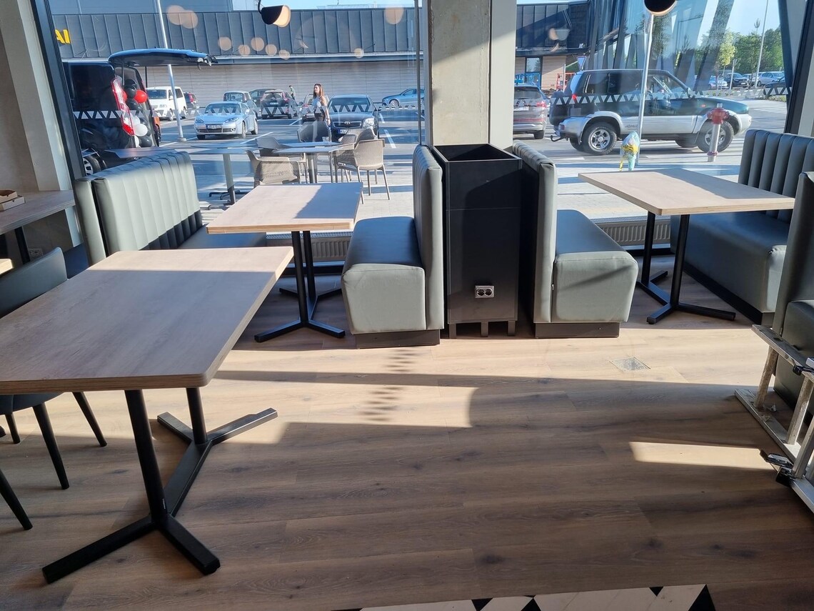 Bespoke Restaurant Furniture/ Booth Bench Seating/ Chesterfield Style ...
