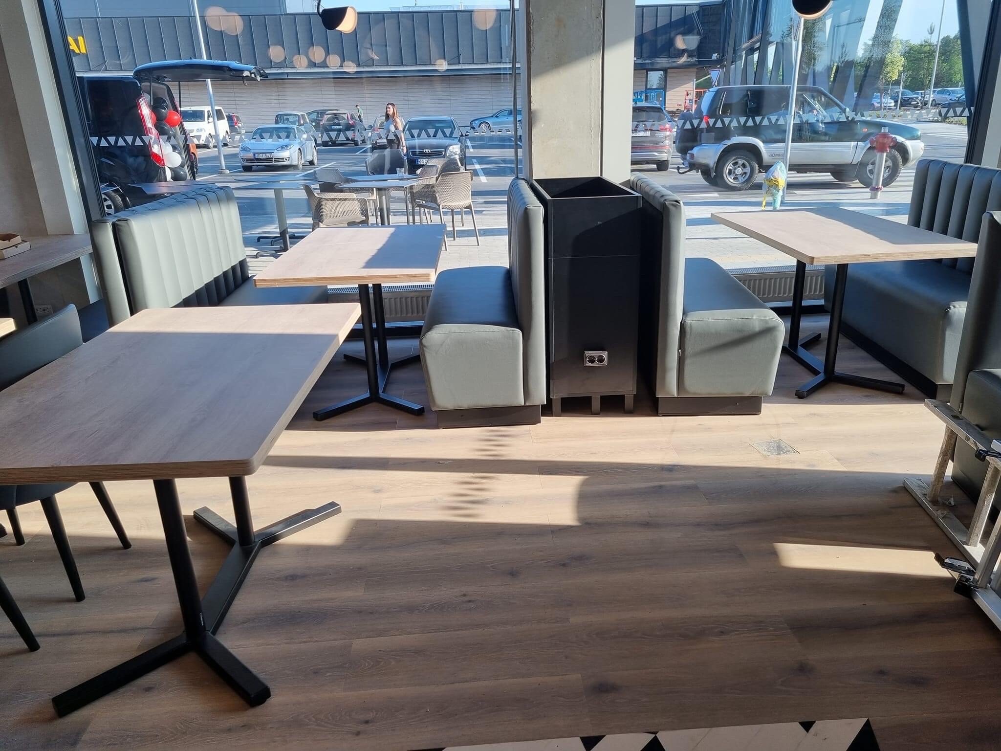 Bespoke Restaurant Furniture/ Booth Bench Seating/ Chesterfield Style ...