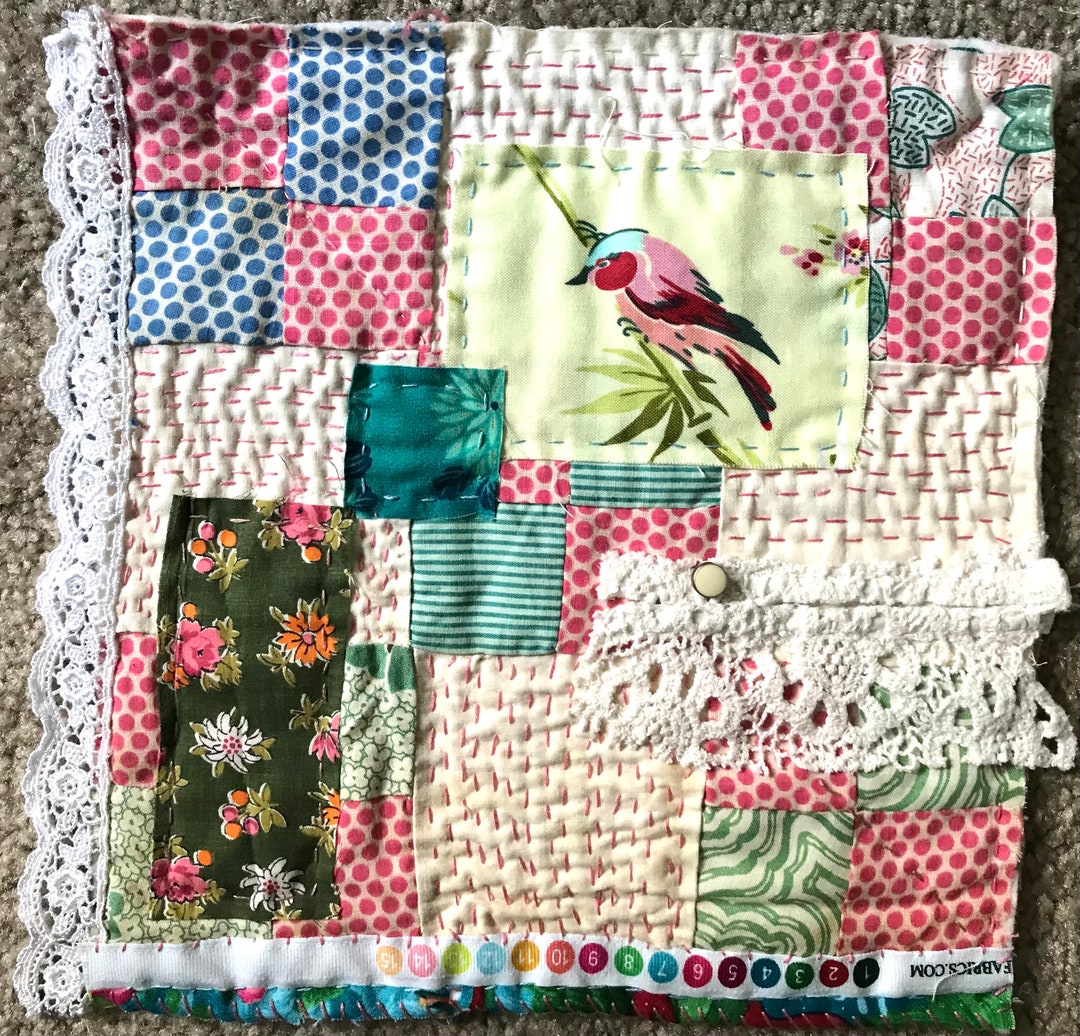 Bird Looking Backwards - Etsy