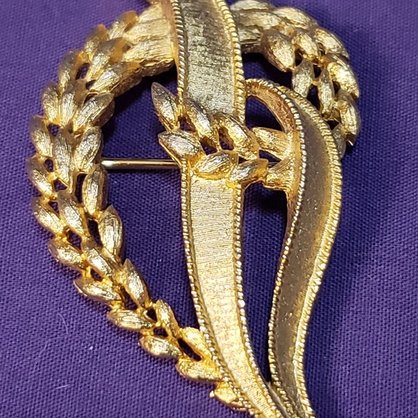 Trifari Pin Brooch - Etsy