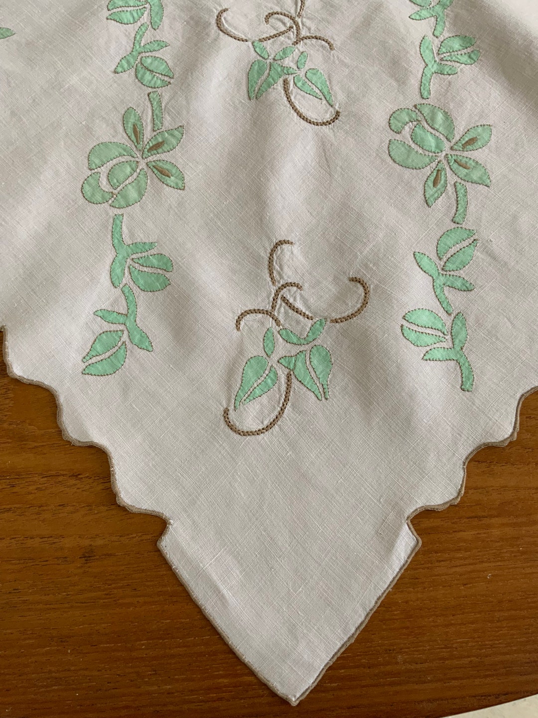 Vintage 1940s Madeira White Linen Embroidered Tablecloth Pale Green ...