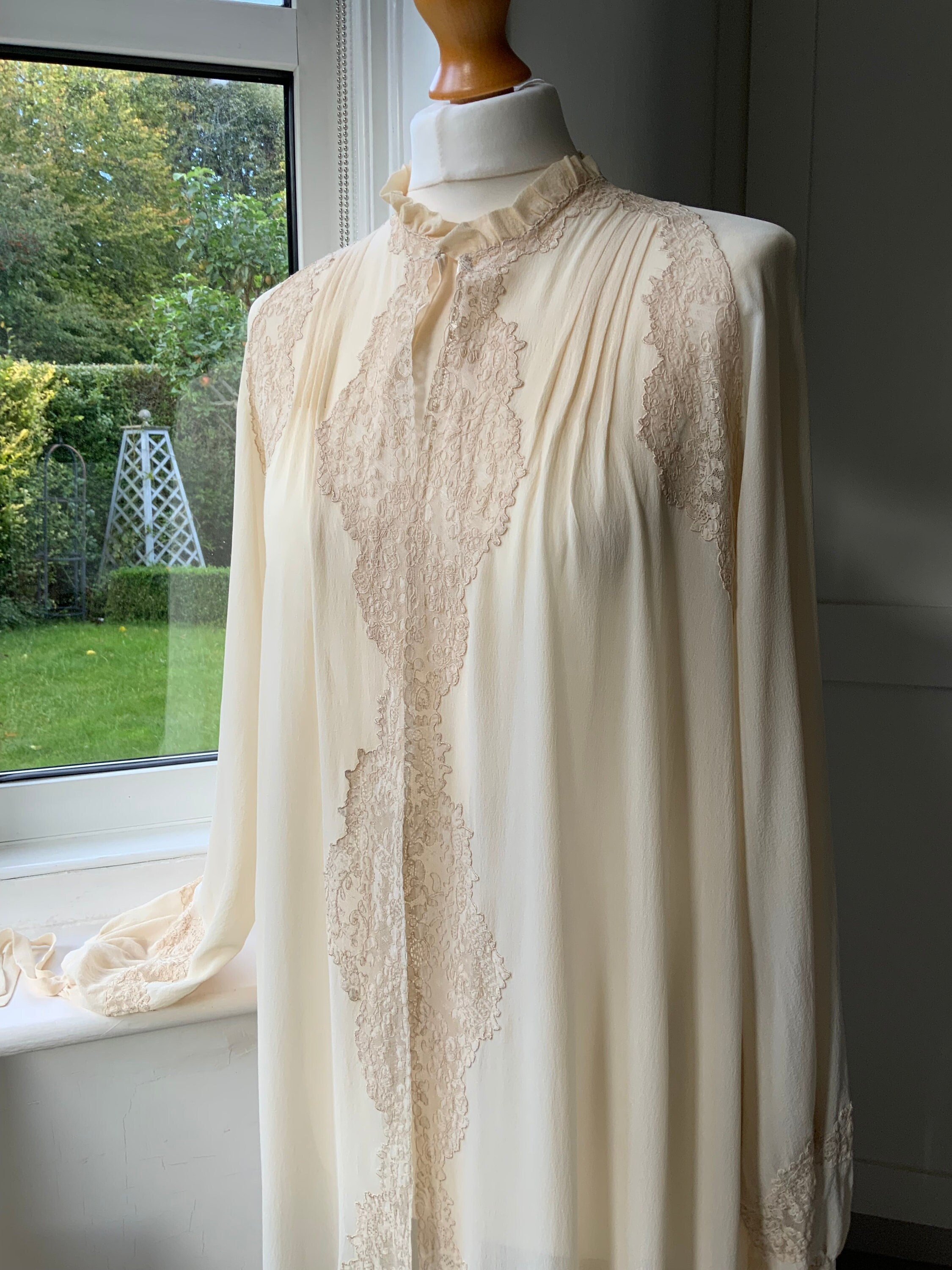 Vintage 1940s 1950s Pale Honey Cream Georgette Peignoir Robe Couture ...
