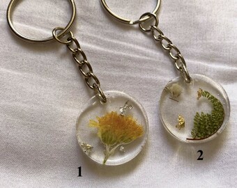 Resin Flowers Keychain - Etsy