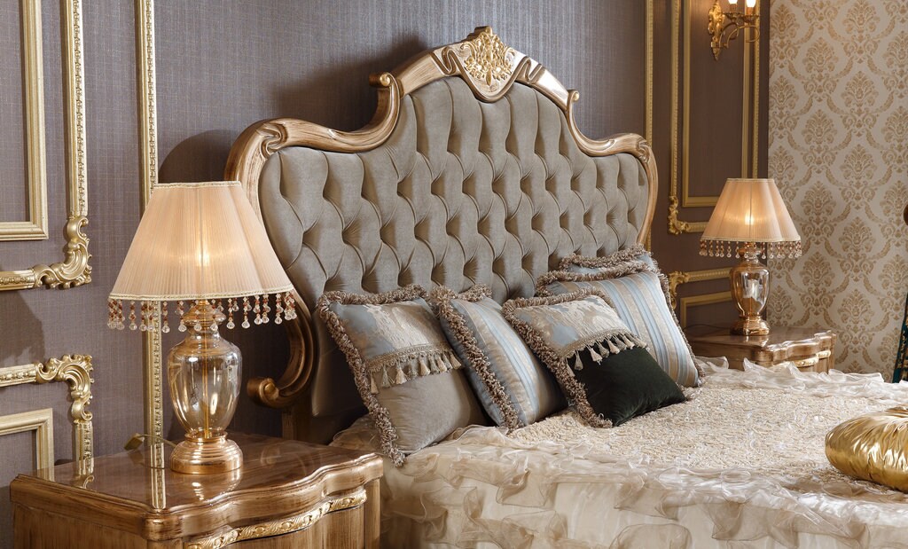 Bedroom Set, Royal Bedroom Set, Classic Bedroom Set, With All Luxurious ...