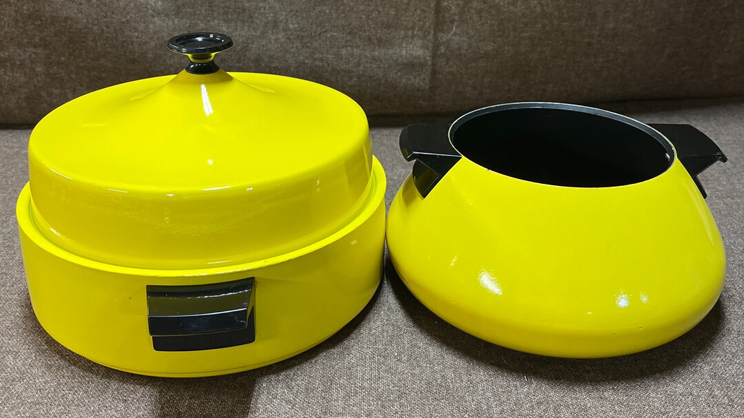Midcentury Danish Style Cookware in a Rounded Modern Design. Set of 2 ...