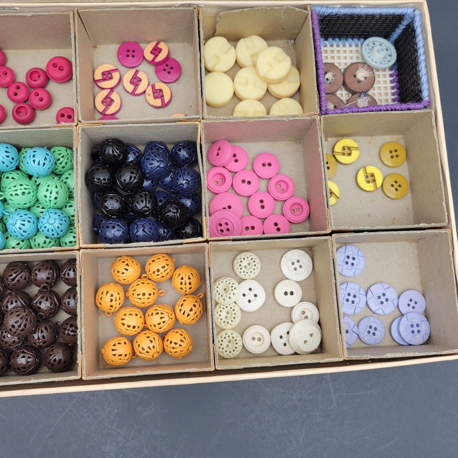 Lidz Brothers Original Box Vintage Buttons Sets More 100 Buttons - Etsy