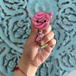 Kawaii Concha Badge Reel—concha Badge Reel— Happy Concha Badge Holder ...