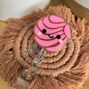 Kawaii Concha Badge Reel—concha Badge Reel— Happy Concha Badge Holder ...