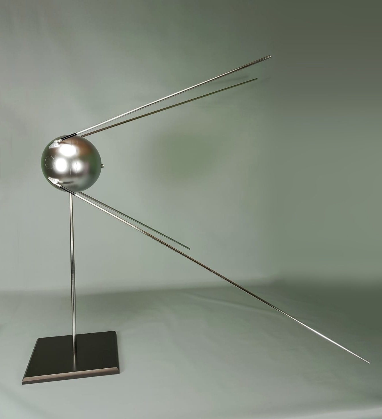Réplica de tamaño completo del modelo Sputnik ruso 1:3 de fibra de ...