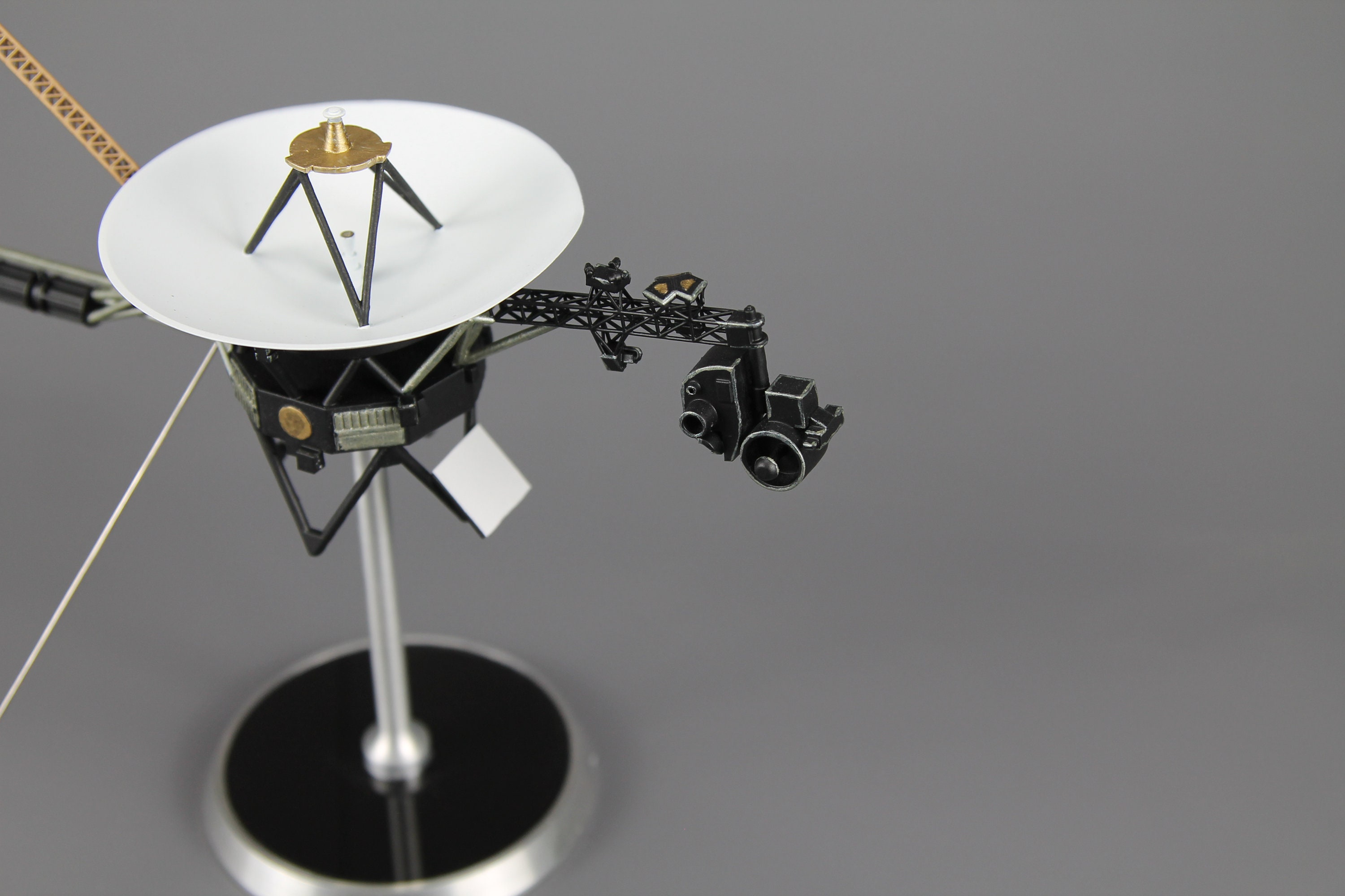 Voyager 1 Model Kit
